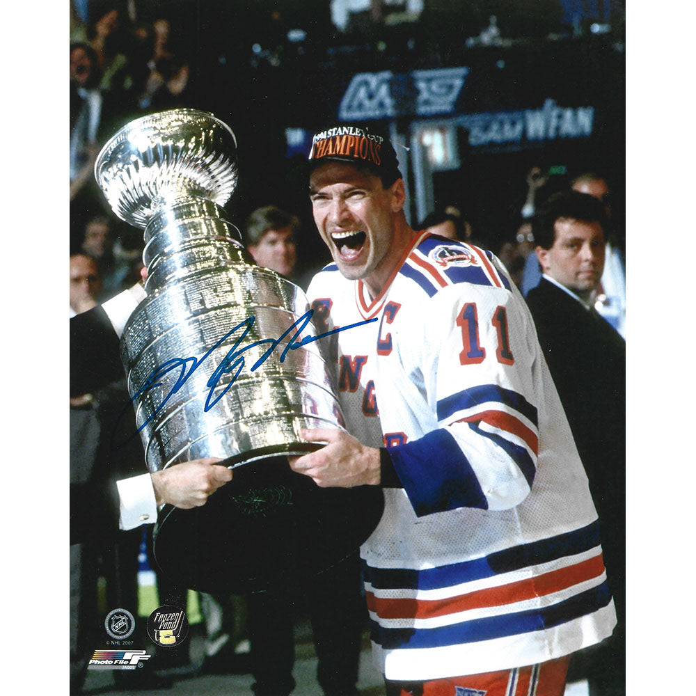 Mark Messier Autographed New York Rangers 8X10 Photo – Frozen Pond